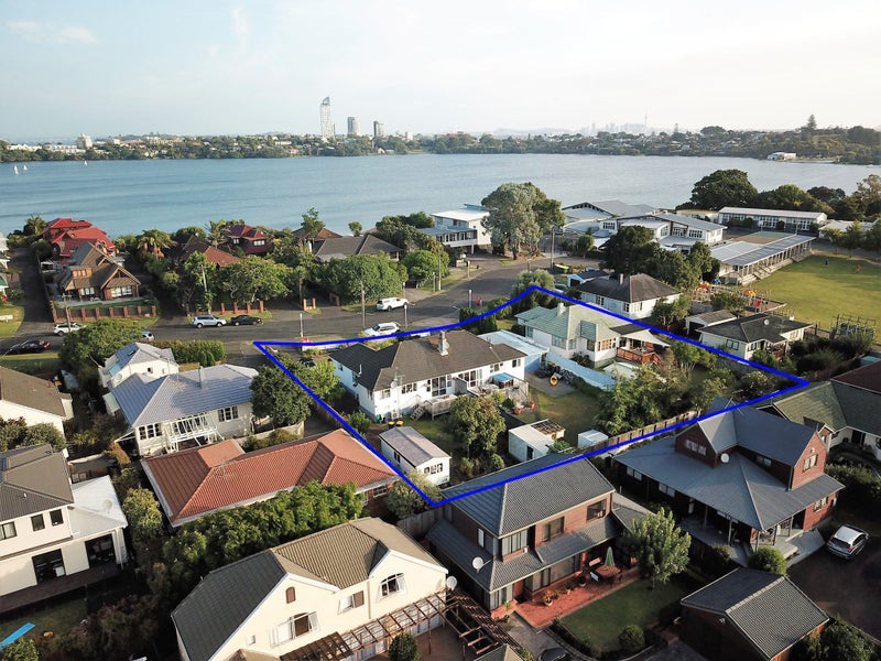 21 Otakau Road, Milford, North Shore City, Auckland