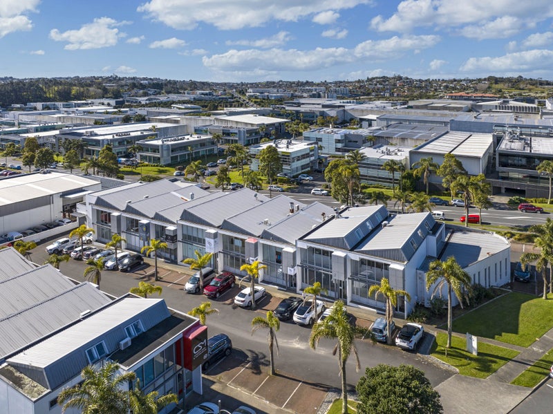 8/40 Arrenway Drive, Rosedale, North Shore City, Auckland