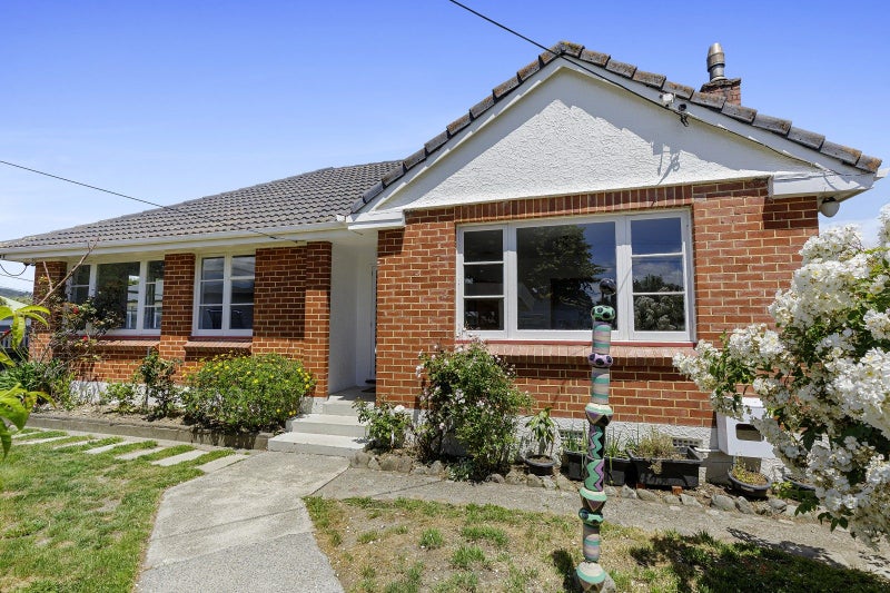 Superb Character Family Home : BidBud