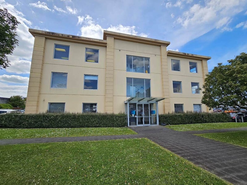 39 Paramount Drive, Henderson, Waitakere City, Auckland For Lease