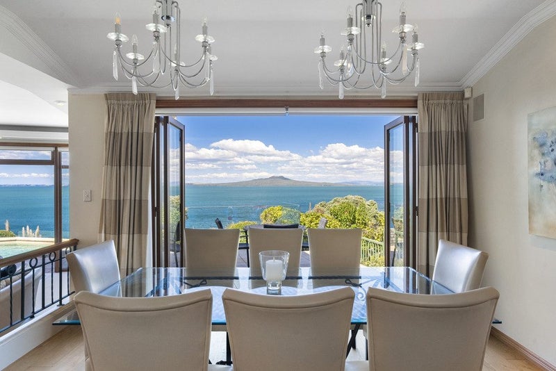 207 Beach Road, Campbells Bay, North Shore City, Auckland