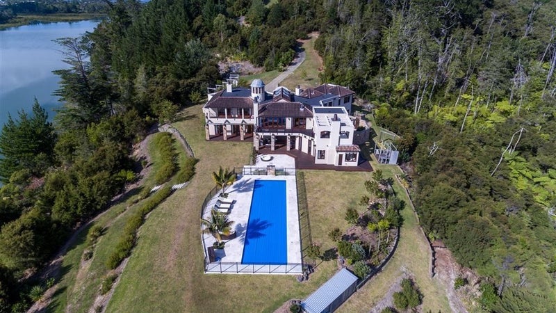 Paremoremo Road, Lucas Heights, North Shore City, Auckland