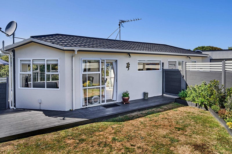 39 James Cook Drive, Whitby, Porirua, Wellington