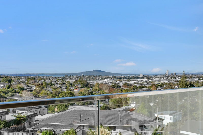 404/553c Glenfield Road, Glenfield, North Shore City, Auckland