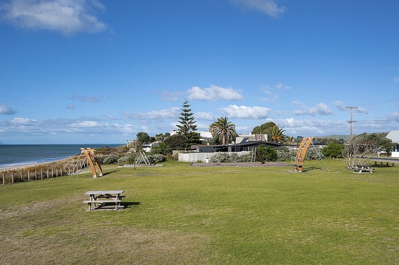139 Pukehina Parade, Pukehina, Western Bay Of Plenty, Bay Of Plenty