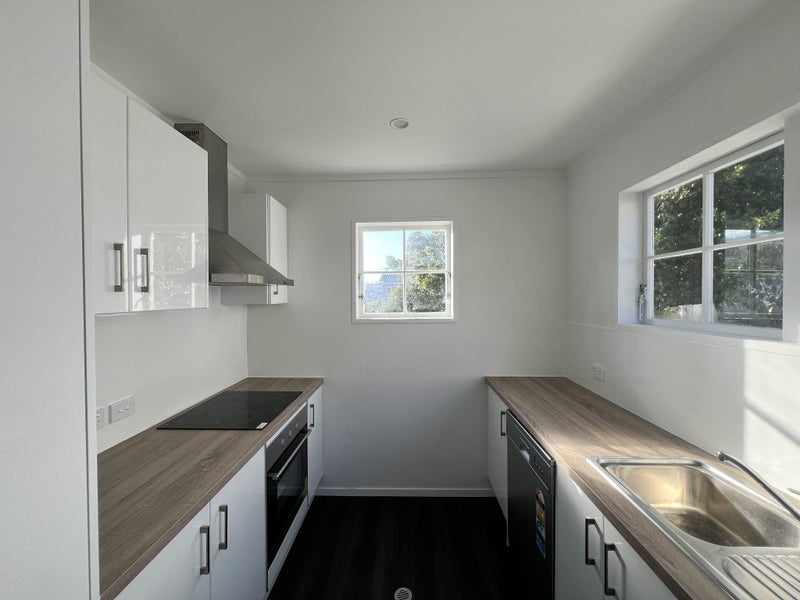 1A Ridd Crescent, Karori, Wellington, Wellington