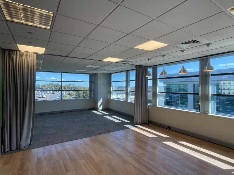 61 Constellation Drive, Rosedale, North Shore City, Auckland
