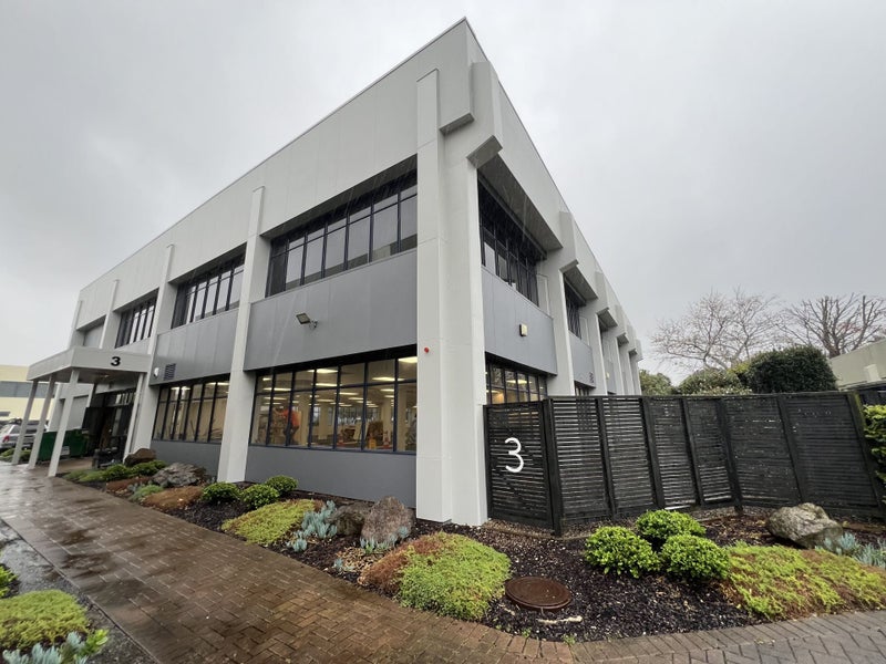 Whole Building/19 Lambie Drive, Manukau, Manukau City, Auckland