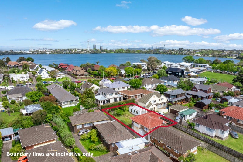 22a Shakespeare Road, Milford, North Shore City, Auckland