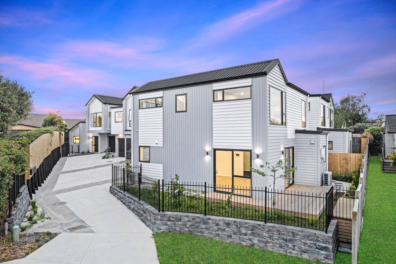 15,17&19 Quibray Place, Botany Downs, Manukau City, Auckland