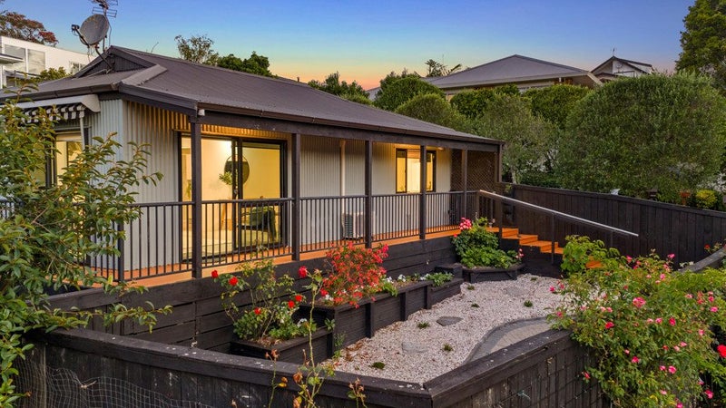 293A Beach Road, Campbells Bay, North Shore City, Auckland