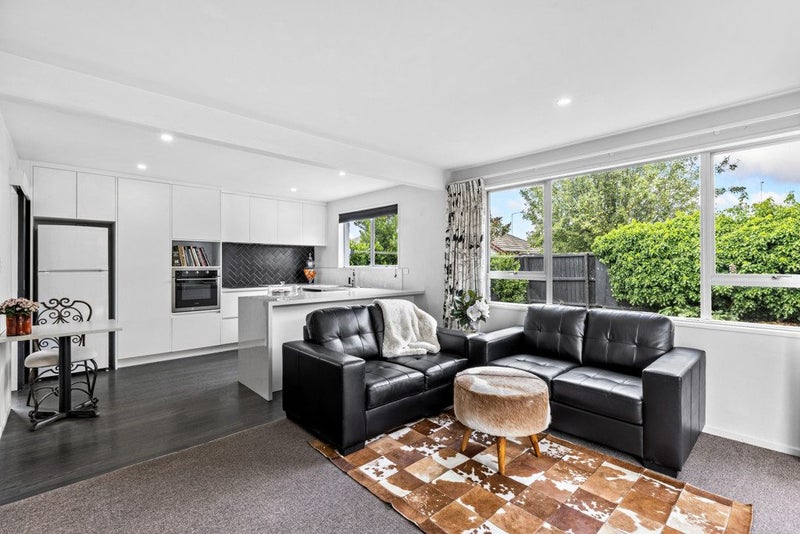 2/1 Delaware Crescent, Russley, Christchurch City, Canterbury