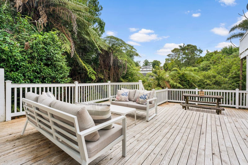 990 East Coast Road, Torbay, North Shore City, Auckland