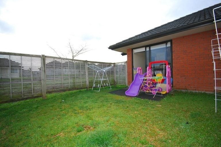 11 Carrick Glen Ave, Flat Bush, Manukau City, Auckland