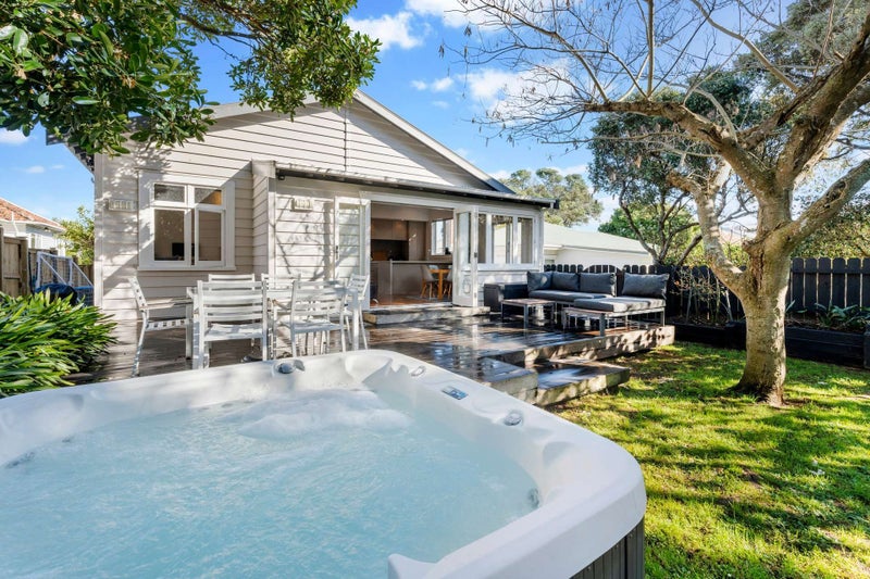 20 Hayr Road, Three Kings, Auckland City, Auckland