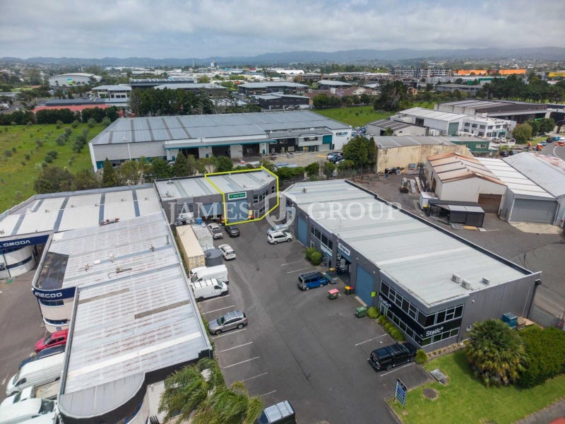 12E Paramount Drive, Henderson, Waitakere City, Auckland For Lease