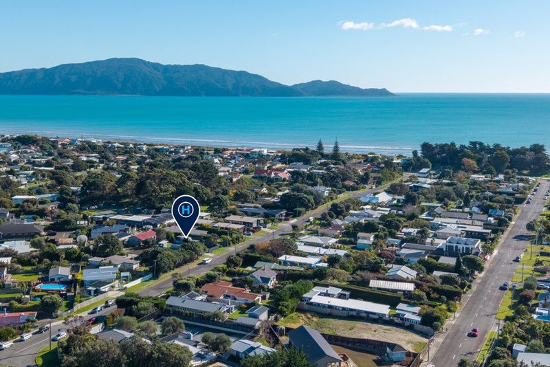 30 Rangihiroa Street, Waikanae Beach, Kapiti Coast, Wellington For Sale