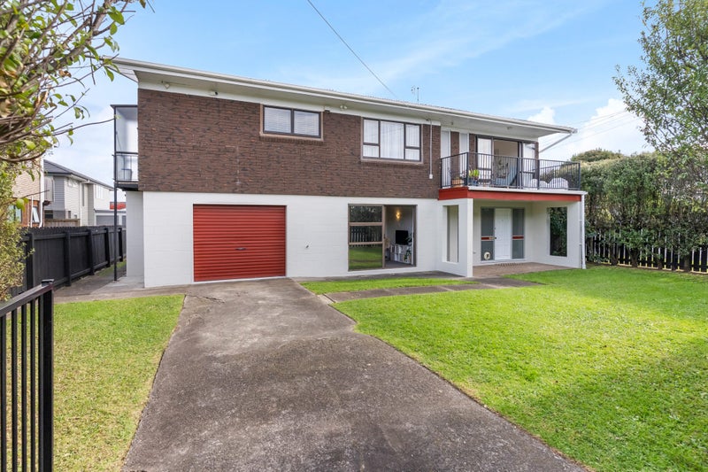 720 Te Atatu Road, Te Atatu Peninsula, Waitakere City, Auckland For Sale