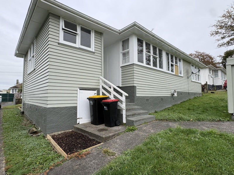 17 Charles Crescent, Putaruru, South Waikato, Waikato For Rent
