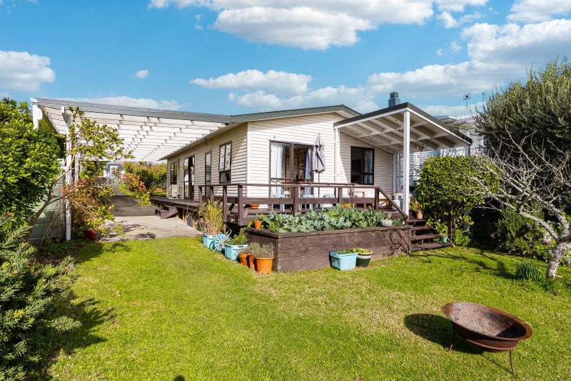 44 McIntyre Road, Mangere Bridge, Manukau City, Auckland For Sale