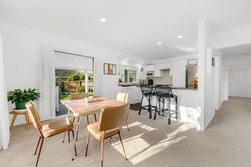 2/18 Mission View Drive, Northpark, Manukau City, Auckland For Sale