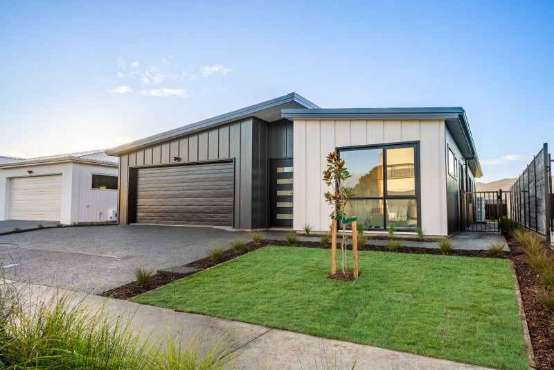 81a and 81b Mawai Hakona Drive, Wallaceville, Upper Hutt, Wellington ...