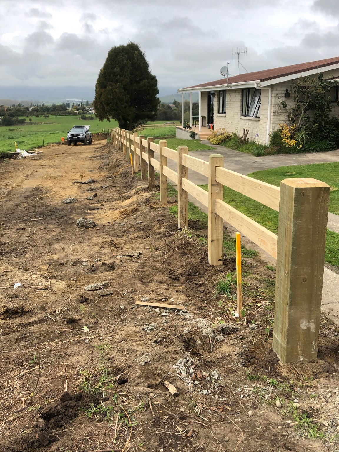 KiwiLock Fencing, Interlocking Post & Rail Fencing : BidBud