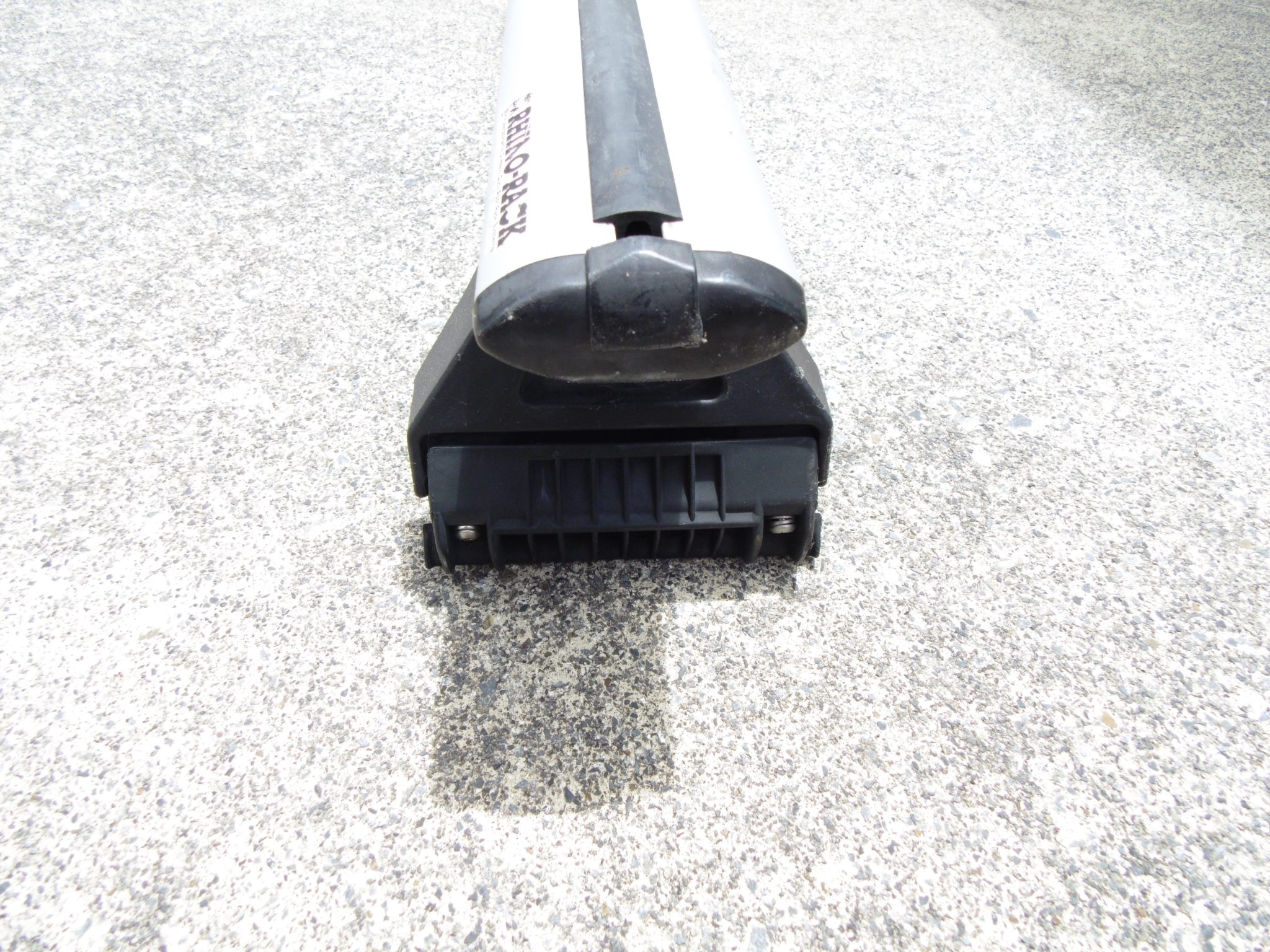 RHINO RACK SILVER VORTEX BAR WITH GUTTER MOUNT LEGS : BidBud