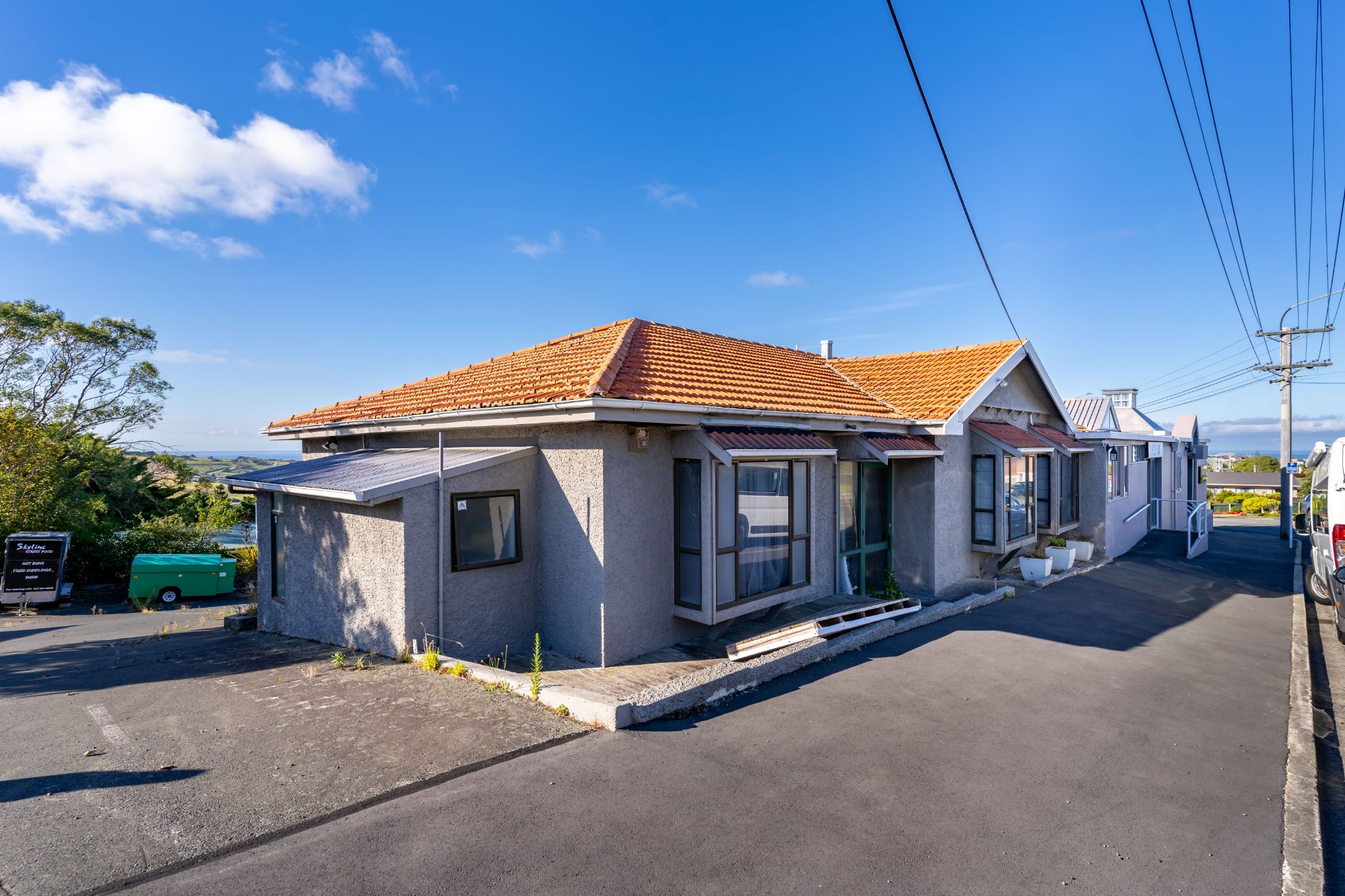 Rare Opportunity at 140 Highcliff Road! : BidBud