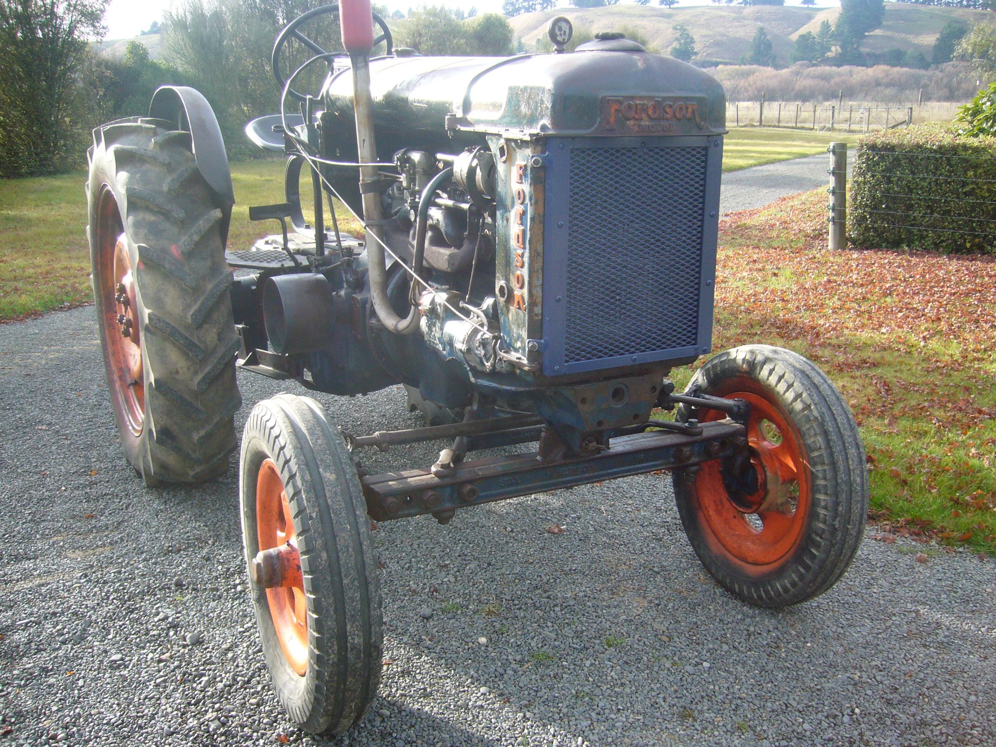 Fordson E27N : BidBud