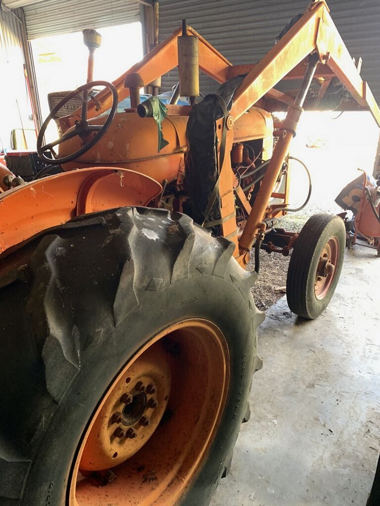 Nuffield tractor & loader 3DL : BidBud