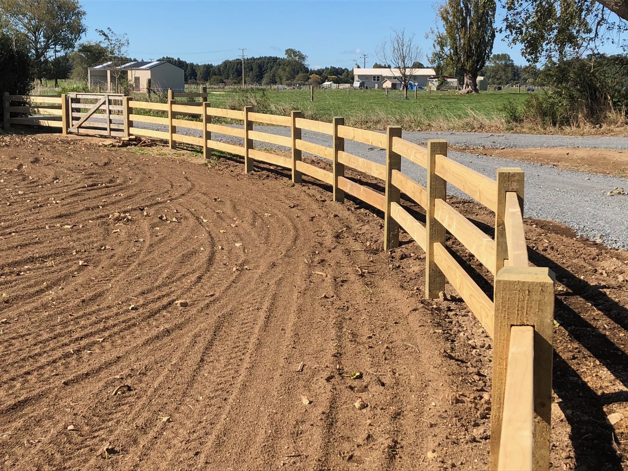 KiwiLock Fencing, Interlocking Post & Rail Fencing : BidBud