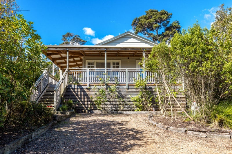 Property Valuation for 117 Queens Drive, Oneroa, Waiheke Island | Trade ...