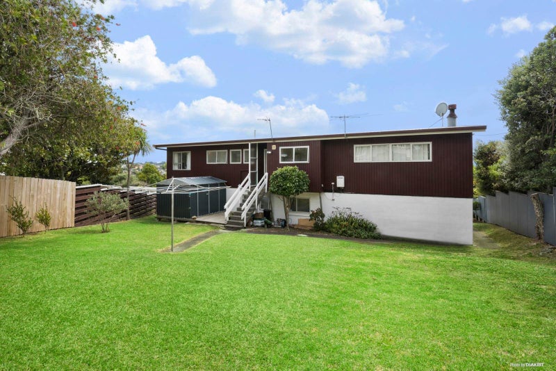 Property Valuation for 558A Beach Road, Rothesay Bay, Auckland | Trade ...