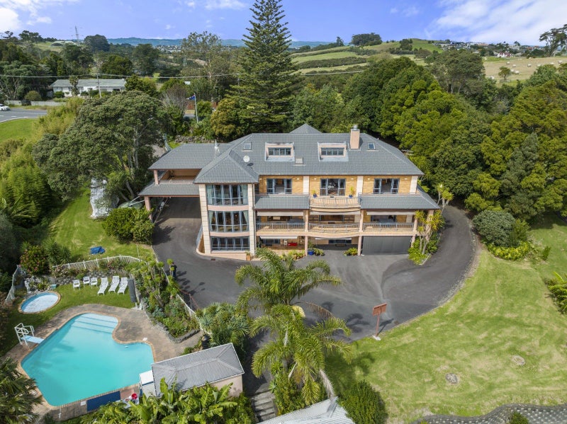 Property Valuation for 156 Redoubt Road, Flat Bush, Auckland | Trade Me ...