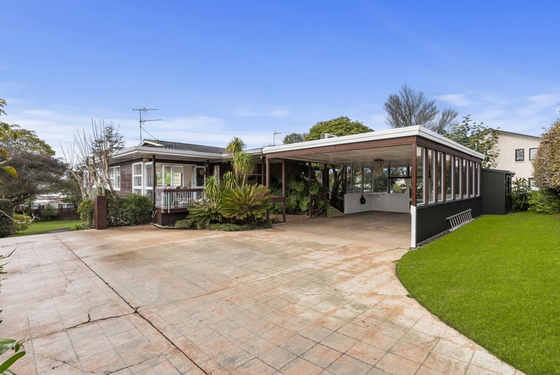 Property Valuation for 2 Dawn Place, Te Atatu South, Auckland | Trade ...